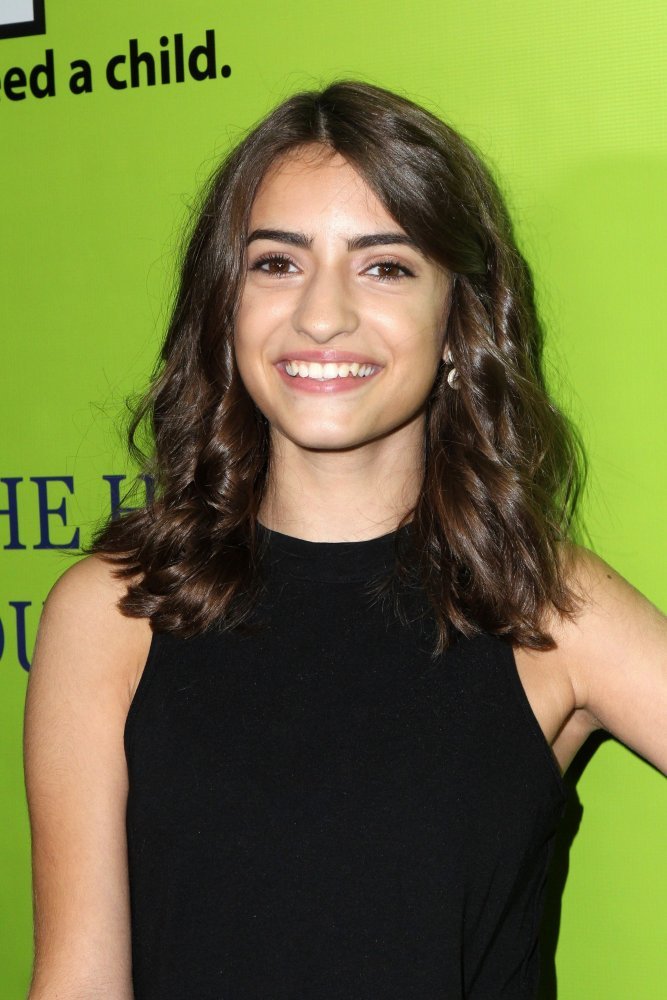 Classify American actress Soni Nicole Bringas